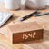 Ginkgo Design, Flip Click Clock, LED Vækkeur i Træ - Cherry – Balsalen